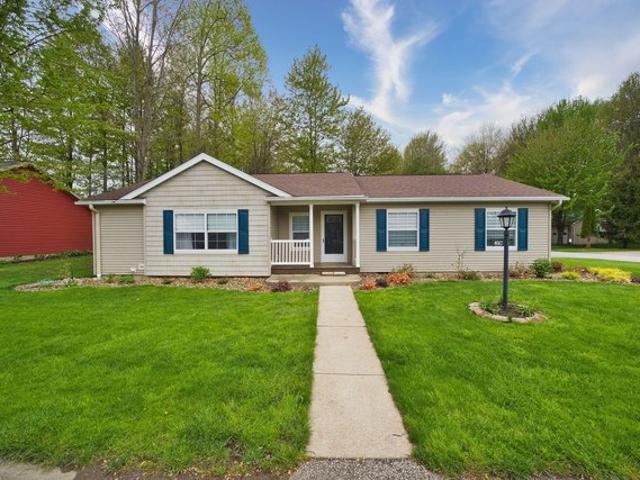 5314 Champagne Ct, Girard, PA 16417