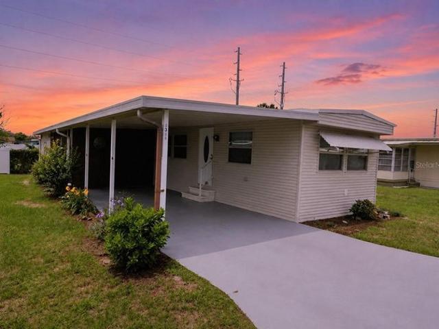5315 Antigua Dr, Zephyrhills, FL 33541