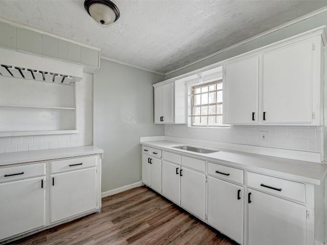 5315 Bellfort Ct, Houston, TX 77033 | MLS #69150 | Compass