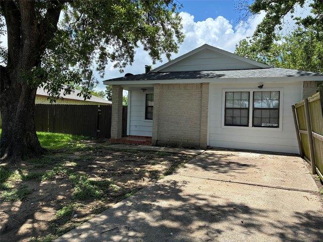5315 Gayla Ln, Baytown, TX 77521