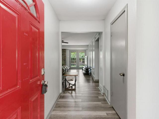 5315 Iris Lane