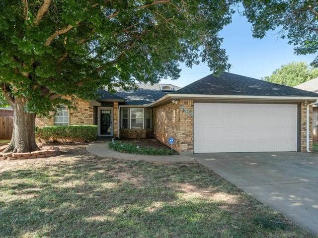 5315 Long Leaf Dr, Wichita Falls, TX 76310