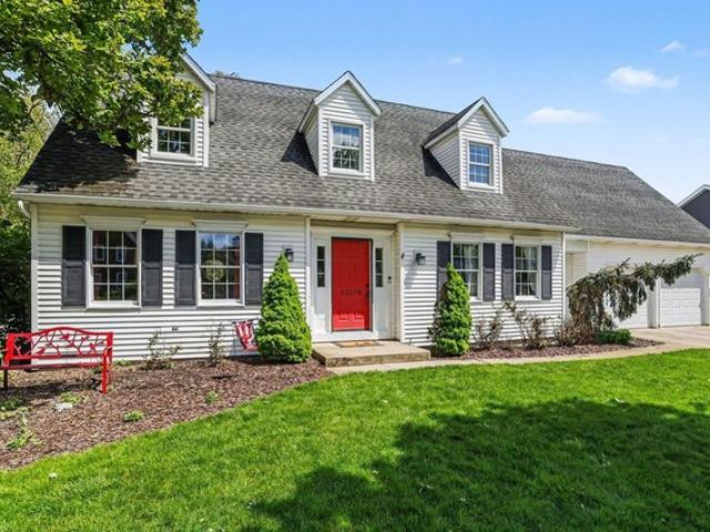 53178 County Kerry Dr, Granger, IN 46530