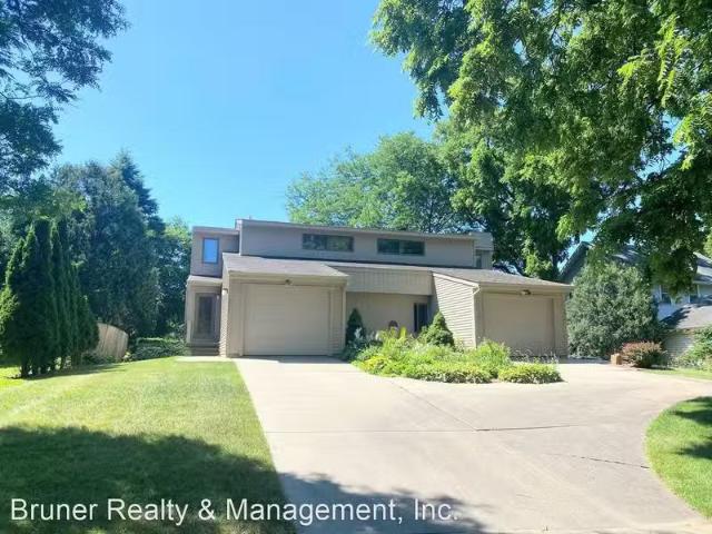 5317 Manitowoc Pkwy 5317 & 5319 Manitowoc Pkwy