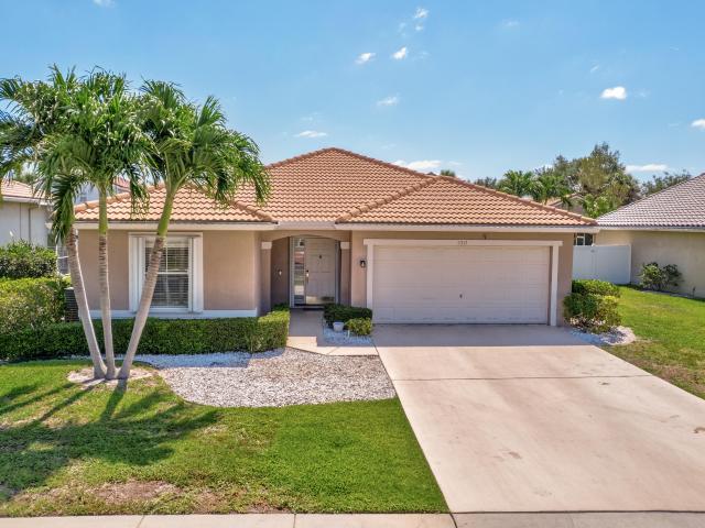 5317 Oakmont Village Cir, Lake Worth, FL 33463 | MLS #R11088 | Compass