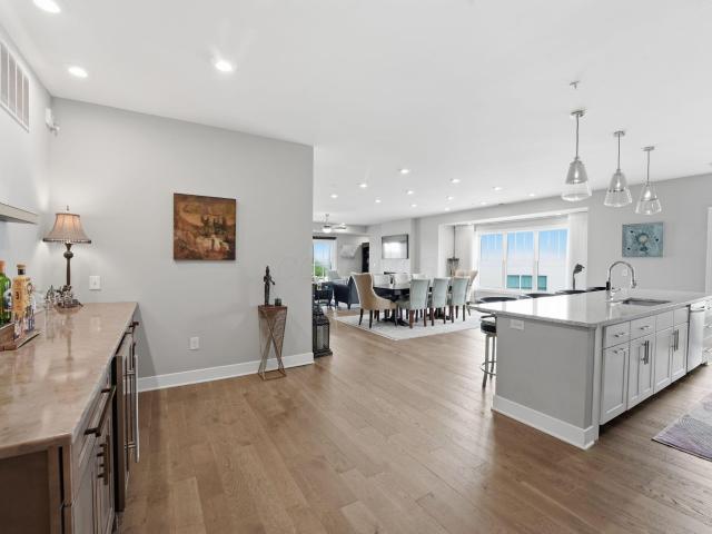5317 Highpointe Lakes Drive # 405