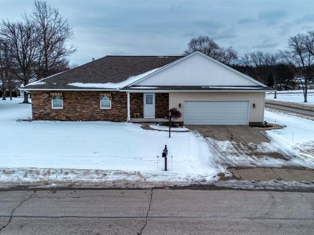 5317 Woodbridge Ct, Erie, PA 16509