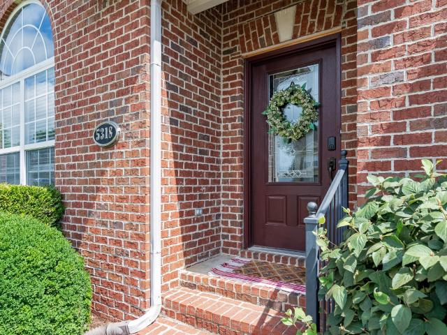 5318 Cloister Dr