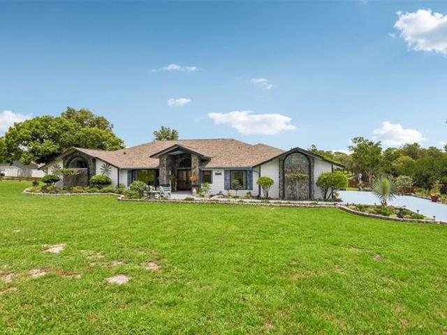 5318 Sandra Dr, Weeki Wachee, FL 34607