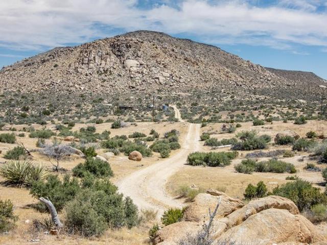 53102 Geronimo Trl, Pioneertown, CA 92268