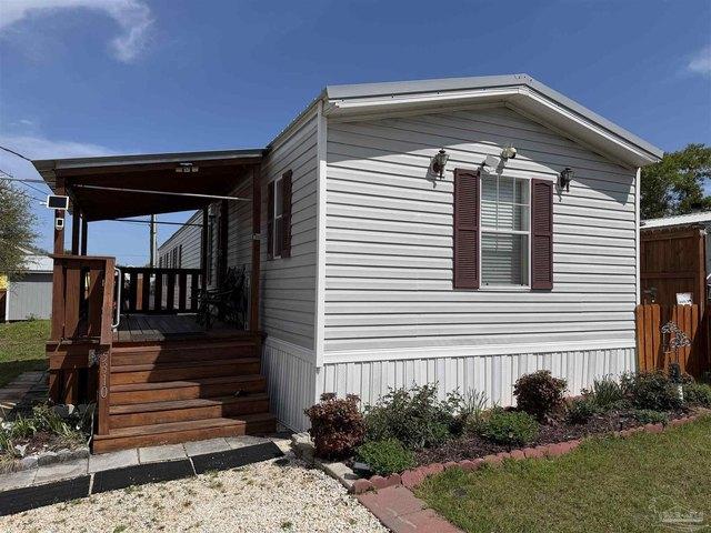 5310 McGrits Blvd, Pensacola, FL 32507
