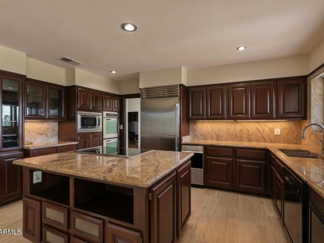 5310 E Camelback Road, Phoenix, US, AZ