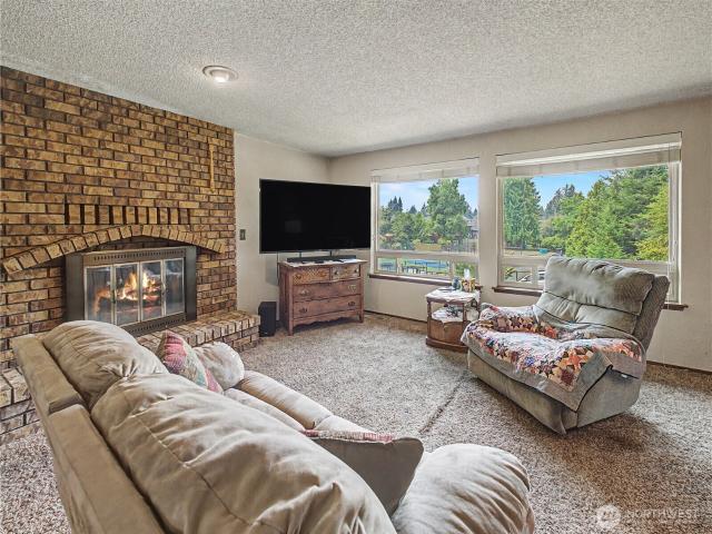 5310 W Tapps Drive E