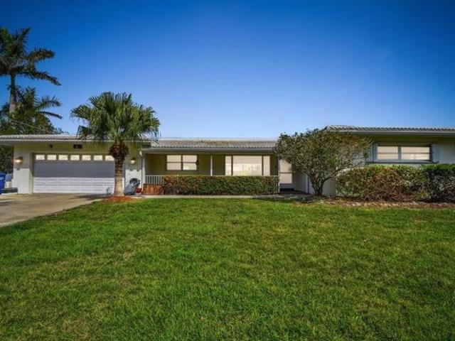 5311 Palmetto Point Dr, Palmetto, FL 34221