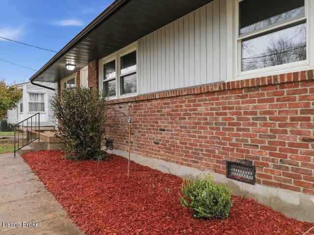 5311 Red Leaf Rd