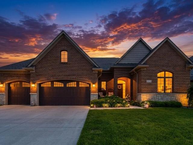 53130 Westwood Park Dr, Shelby Township, MI 48316