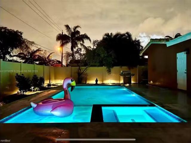 53133136 230 Se 3rd Pl #0
