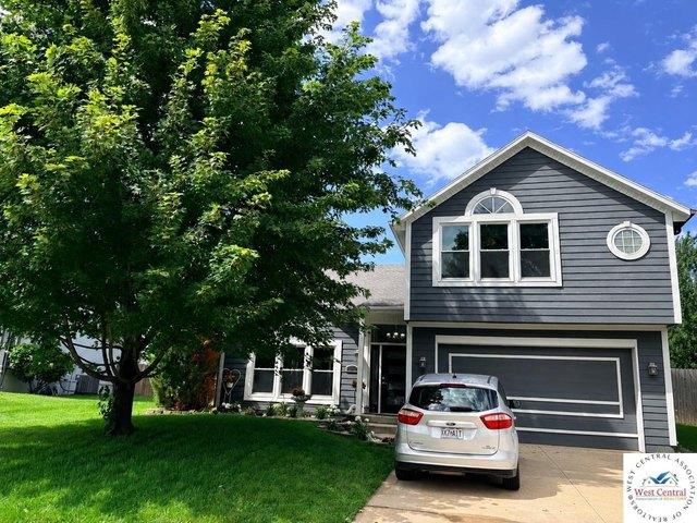 5313 NE Holiday Dr, Lees Summit, MO 64064