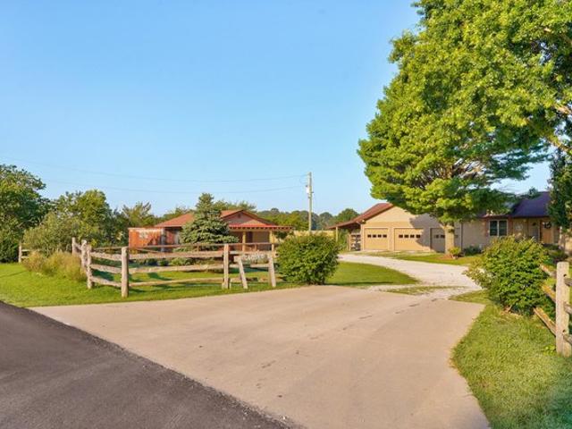 5313 S Farm Road 241, Rogersville, MO 65742