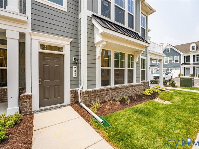 5313 Twisting Vine Lane 202