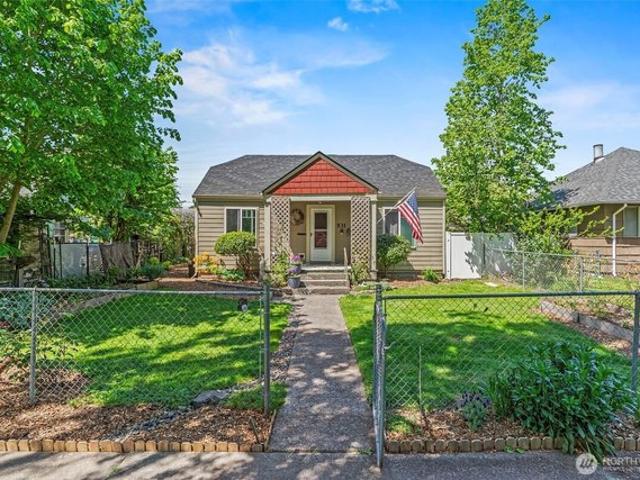 531 16th Ave, Longview, WA 98632
