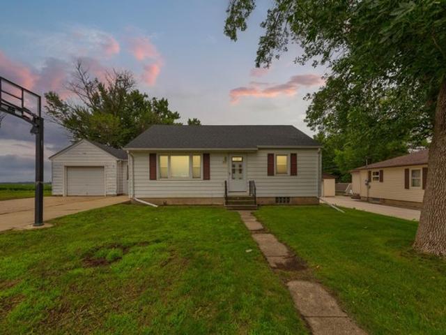 531 1st St SW, New Richland, MN 56072