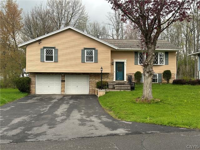 531 Cedarbrook Crescent