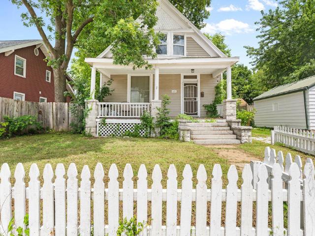 531 E Division Street
