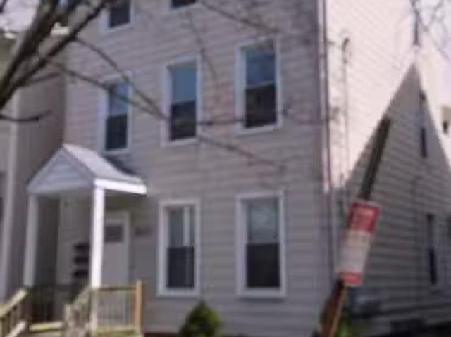 531 East St #2, New Haven, CT 06511