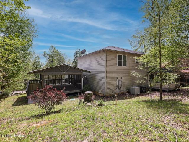 531 Lakeshore Dr