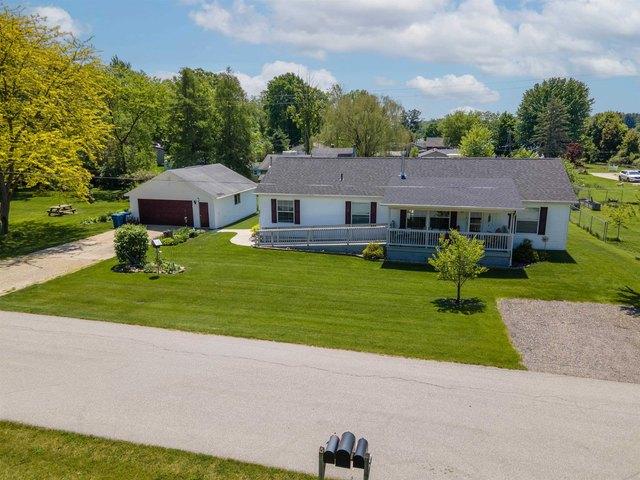 531 W Myrtle St, Sanford, MI 48657
