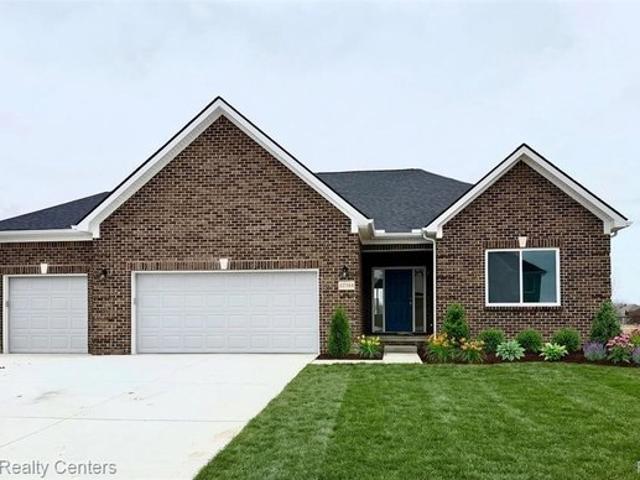 53240 Woodland Mdws, Chesterfield Township, MI 48047