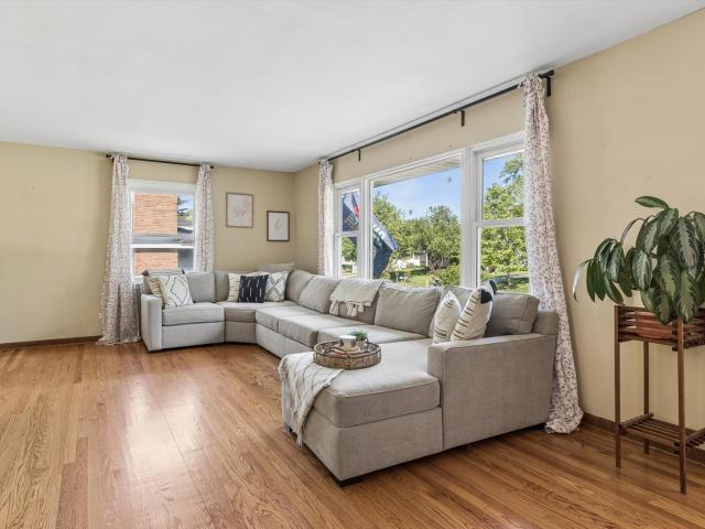 5324 Clover Drive