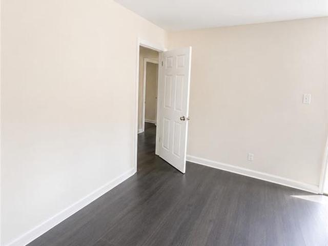 5324 Williamsburgh Drive