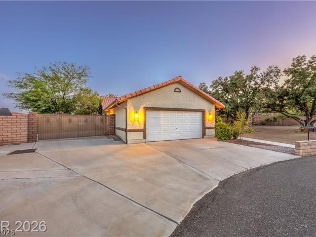 5325 N El Capitan Way