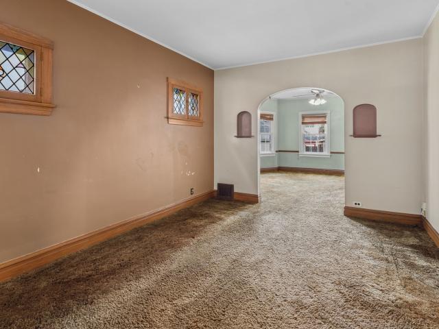 5325 W Berteau Avenue