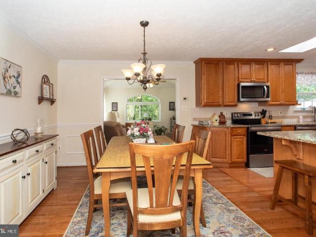 5325 Wildlife Place
