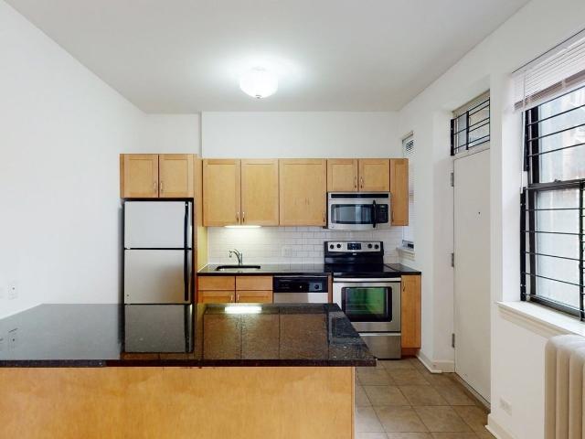 5326 5336 S. Greenwood Avenue 4 Bedroom Apartment for Rent at 5326 S Greenwood Ave, Chicago, IL 60615 Hyde Park