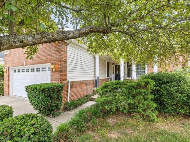 5327 W Philippi Pl, Fredericksburg, VA 22407