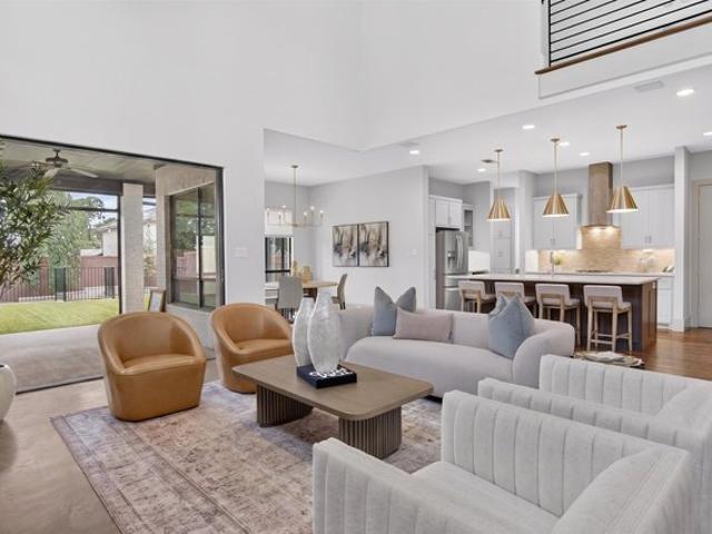 5328 Manett St, Dallas, TX 75206