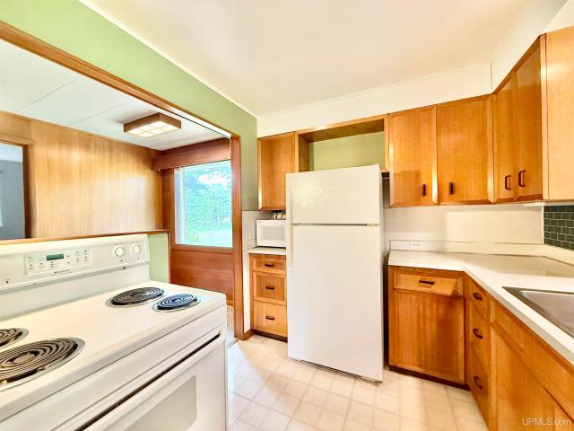 5328 12th Road