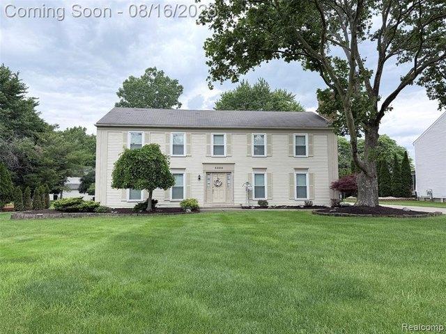 5320 Kingsfield Dr, West Bloomfield Township, MI 48322