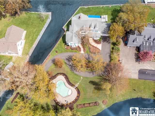 5320 W Lake Road