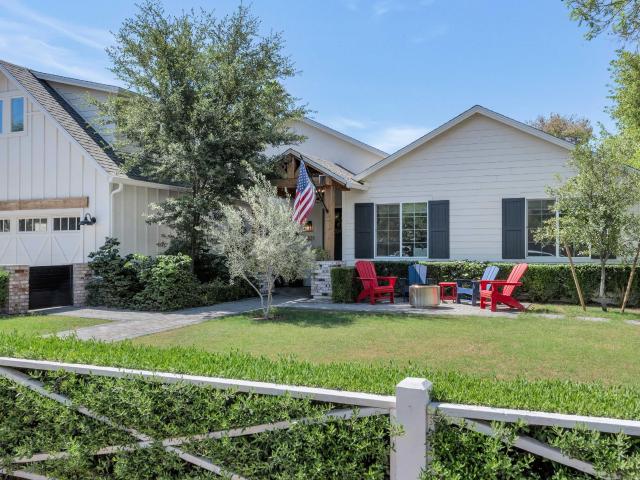 5321 E Earll Drive