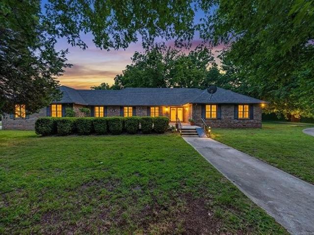 5321 Fern Mountain Rd, Muskogee, OK 74401