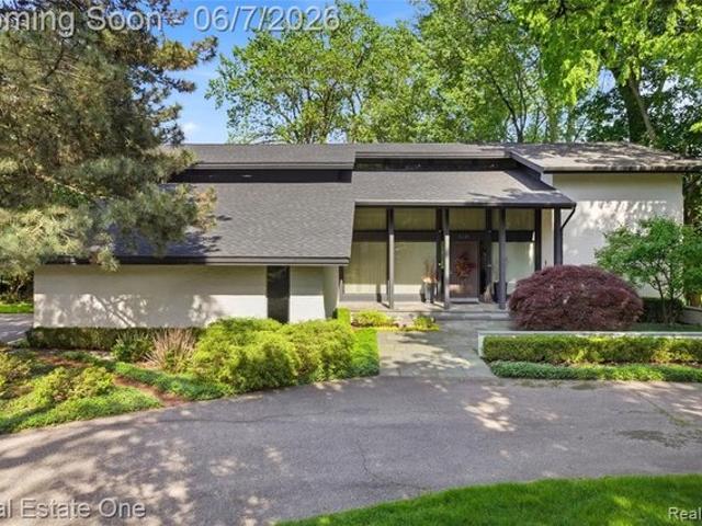 5321 Forest Way, Bloomfield Hills, MI 48302