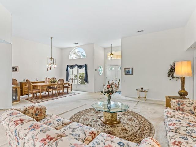 5321 Greens Dr, Lady Lake, FL 32159 | MLS #G5107