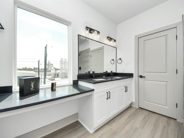 5321 Kindred Garden Lane