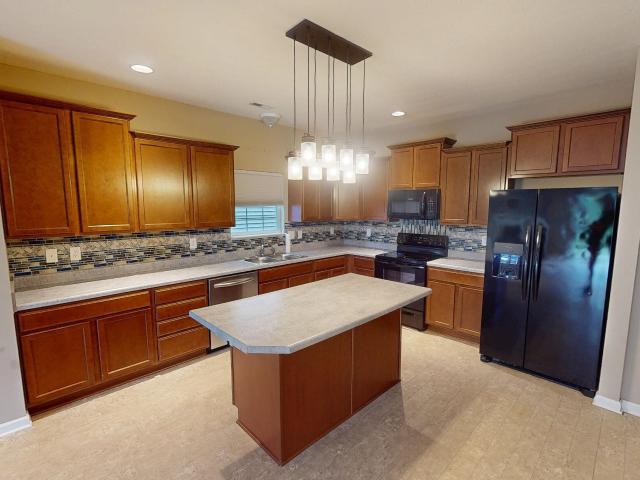 5321 Tanglewood Lane