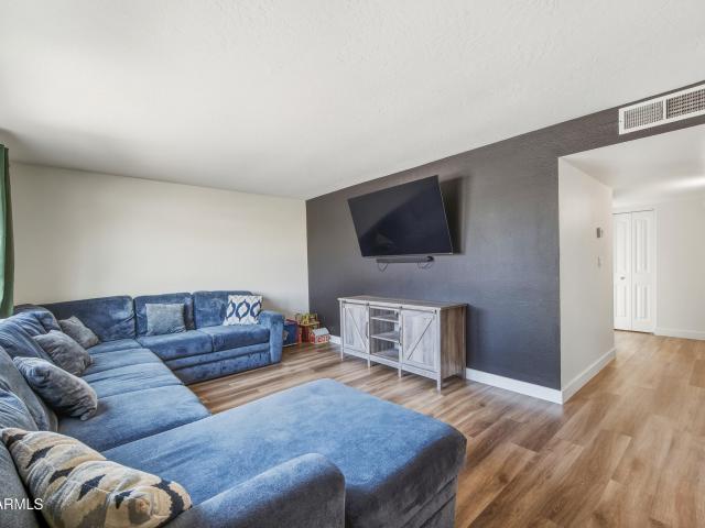 5321 w hubbell street